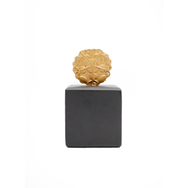 Radiant Emblem Bronze Figurine: Intricately Crafted Symbol of Elegance